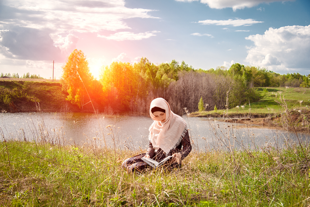 shutterstock_319418198 – The Muslim Sunrise
